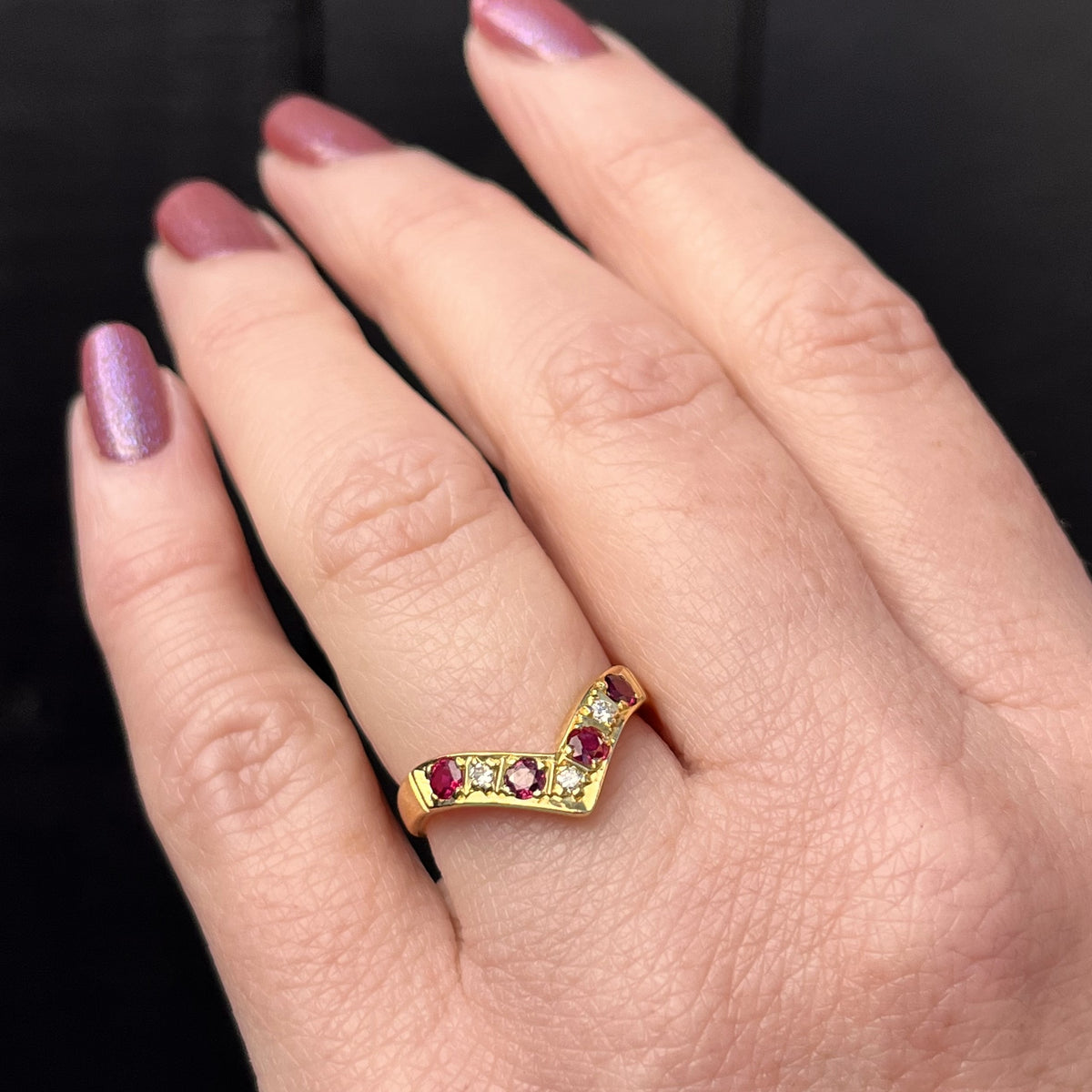 RETRO ESTATE 1978 RUBY & DIAMOND CHEVRON RING ON 18ct YELLLOW GOLD ...